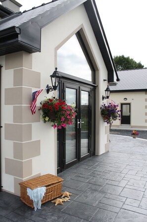 Luxury newly built holiday rental on the West Coast of Ireland ...