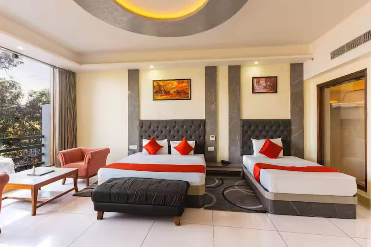 Quarto Premium | Cortinas/cortinados opacos, ferro/tábua de engomar, camas desdobráveis