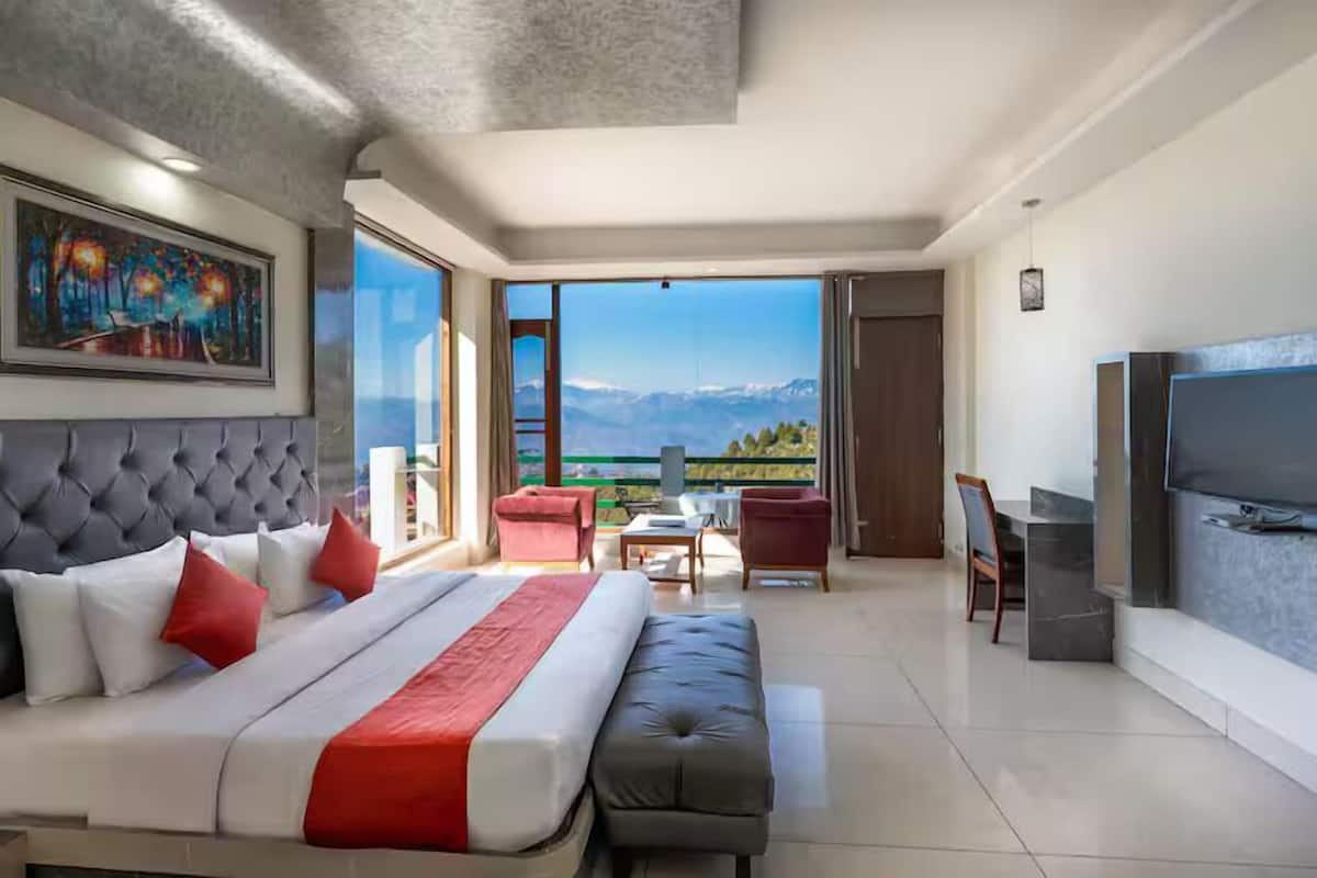 Quarto de Luxo | Cortinas/cortinados opacos, ferro/tábua de engomar, camas desdobráveis