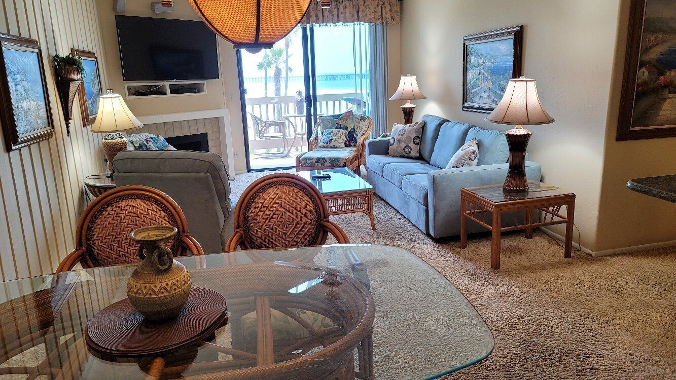 Ncv D306 2br 2ba 2-story Penthouse With Breathtaking Ocean, Sand, & Pier Views. - Oceanside, Californie