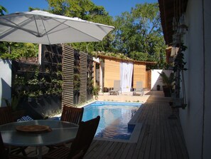 Piscina interior, piscina exterior 