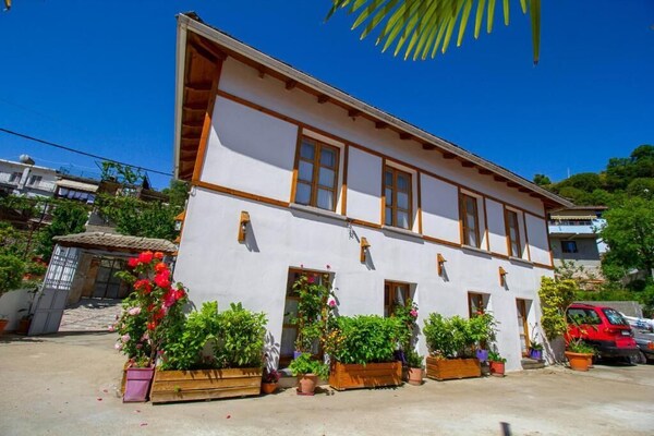 Hotel Bebej Tradicional - Gjirokaster