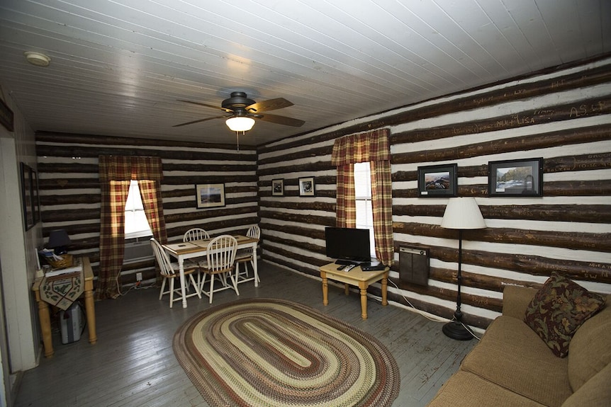 Historic One Bedroom Log Cabin - Chimney Rock, NC