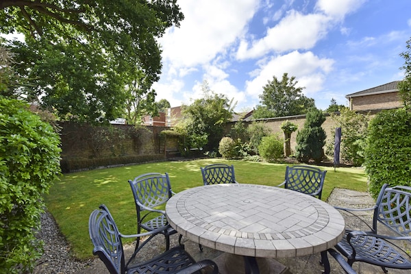 Maison De 3 Chambres Avec Jardin Clos à 30 Minutes De Londres En Train - Woking