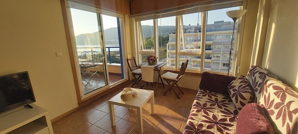 Precioso Apartamento En Primera Linea De Playa Con Vistas Al Mar - Cedeira