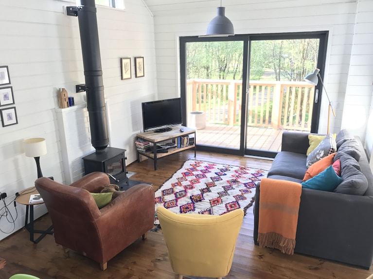 Flora Is A Well Equipped, Scandinavian Style Log Cabin With Wood Fired Hot Tub - Scotland