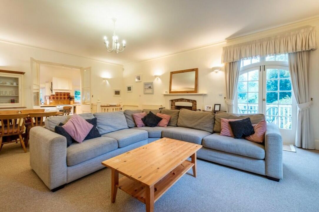 Colonial Style Thatched Cottage. Large Enclosed Garden, Dog Friendly. - Framlingham