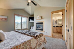 Hot Tub. Awesome Views. Close to ski areas. Garage. Fully Stocked ...