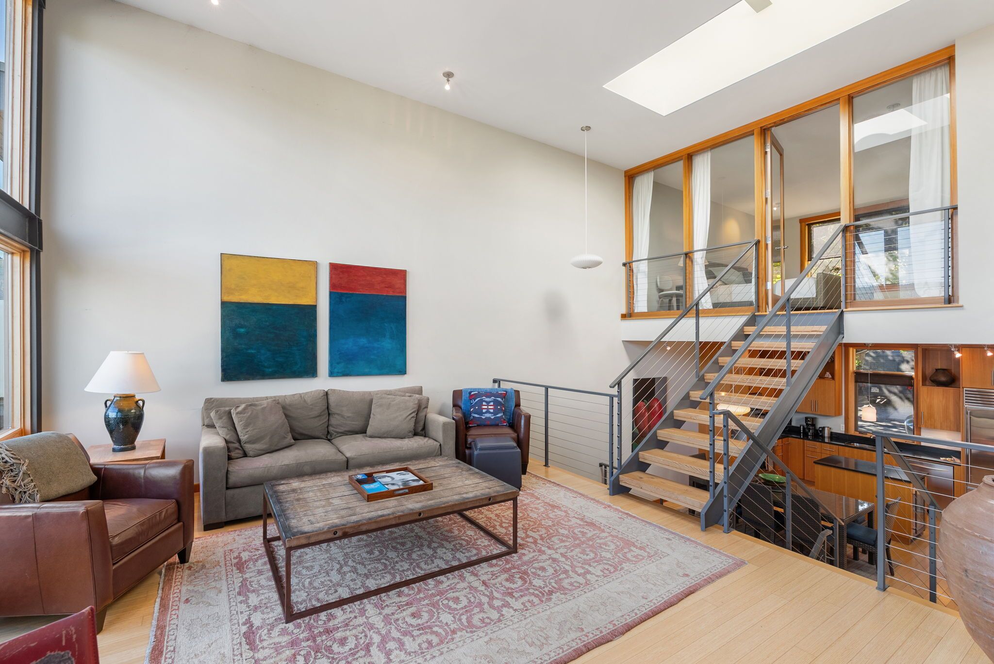 Amazing Views&location! Th In Downtown, W/parking, Great For 2 Families - Hood River, OR