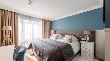 Minibar, Wi-fi grátis, roupa de cama fornecida