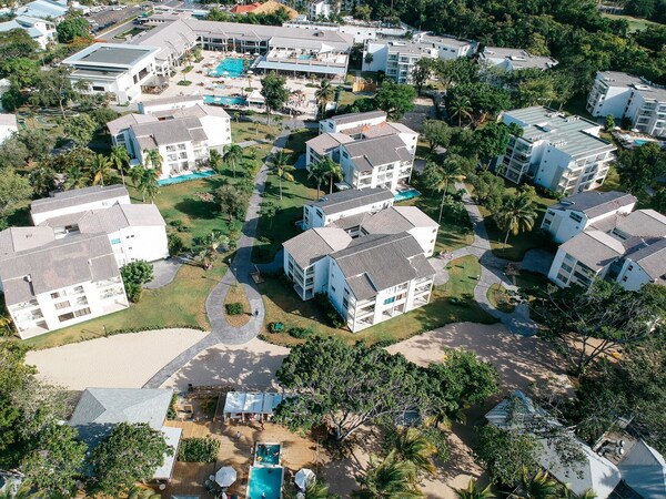 Condominio Frente A La Playa De Dos Cuartos (Playa Dorada) - Puerto Plata