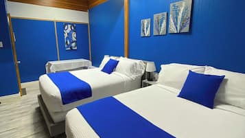 Quarto triplo básico | Roupas de cama premium, camas Select Comfort, individualmente decorados