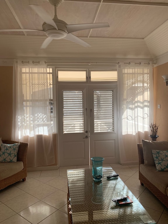 Beautiful West Coast Apartment Amazing Sunset Views 5 Minute Walk To The Beach - Barbados