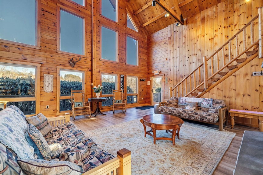 Spacious 8bd/7ba Bed&breakfast On Beltzville Lake In Southern Poconos - Pocono