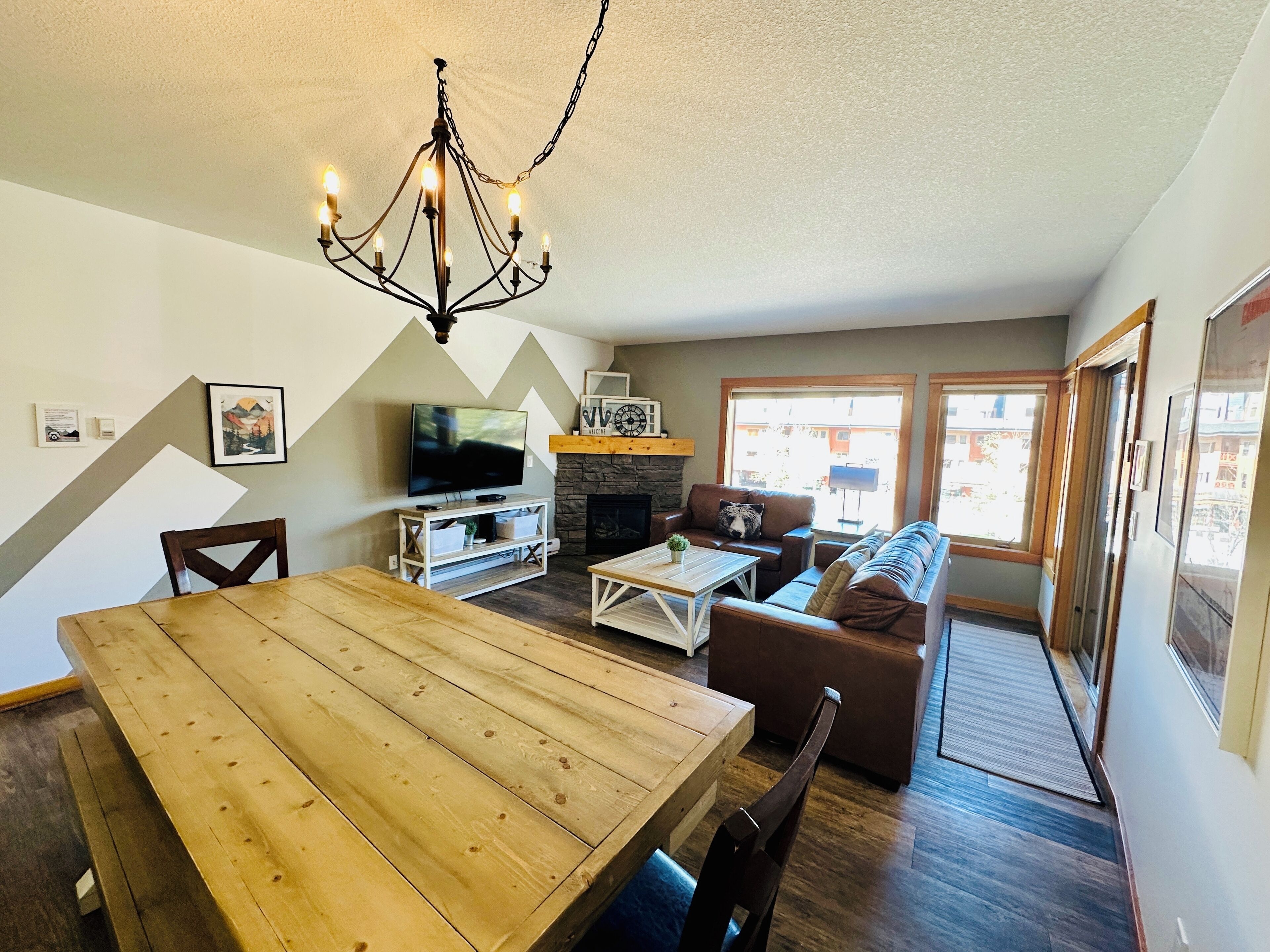 Stunning Rocky Mountain Home, 3 Bdrm/2 Bath-rooftop Hot Tub, Mins From Downtown - Canmore