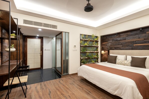 Quarto de Luxo, 1 cama king-size | Cofre no quarto, ferro/tábua de engomar, camas desdobráveis 