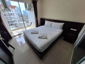 2-Bedroom Family Room | Secretária, camas desdobráveis, Wi-fi grátis 