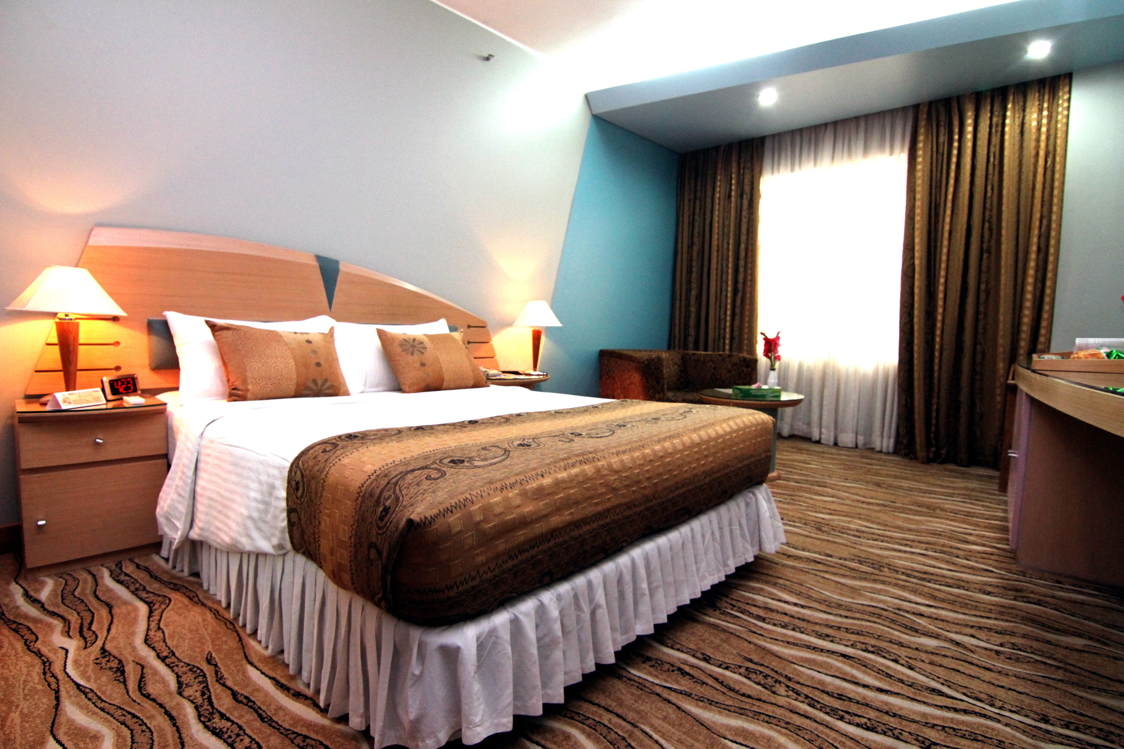 Quarto casal executivo | Individualmente decorados, individualmente mobiliados, escrivaninha