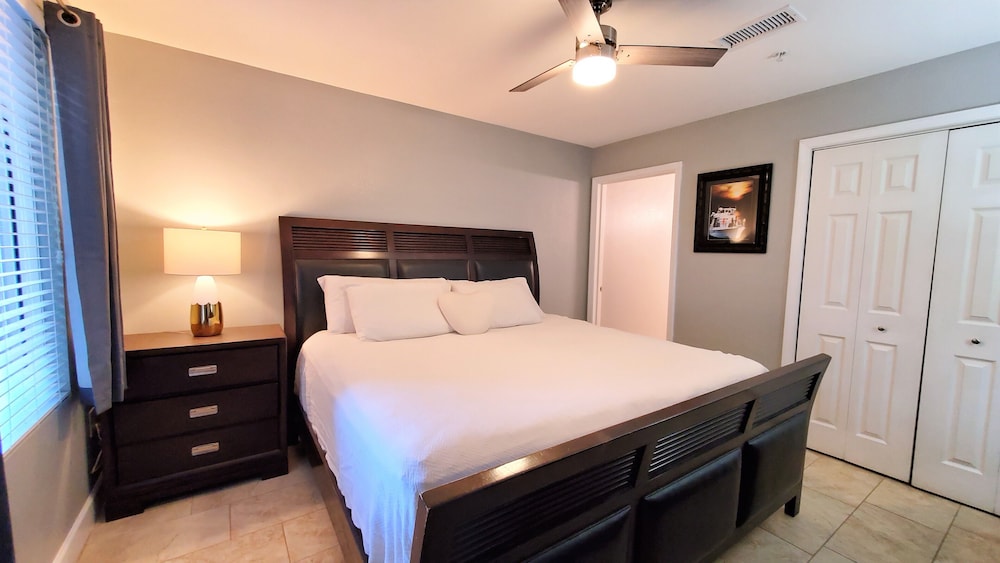 5th Floor On The Beach! Pools, Hot Tub, High Speed Wi-fi, Hbo, King Bed, Bunk - Panama City Beach, FL
