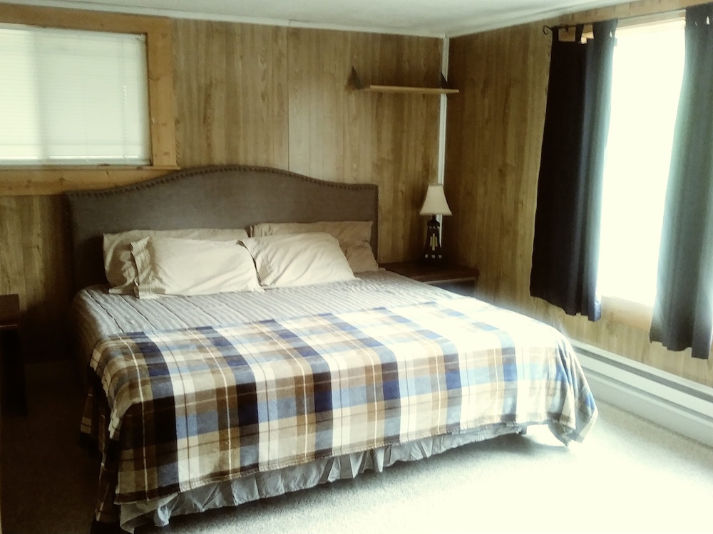 Cozy Cabin Minutes From Yellowstone, Fly Fishing, Skiing And Snowmobiling. - Harriman State Park, Island Park