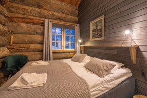 Suite Superior, 2 quartos, não fumadores, sauna | 2 quartos, secretária, quartos insonorizados, Wi-fi grátis 