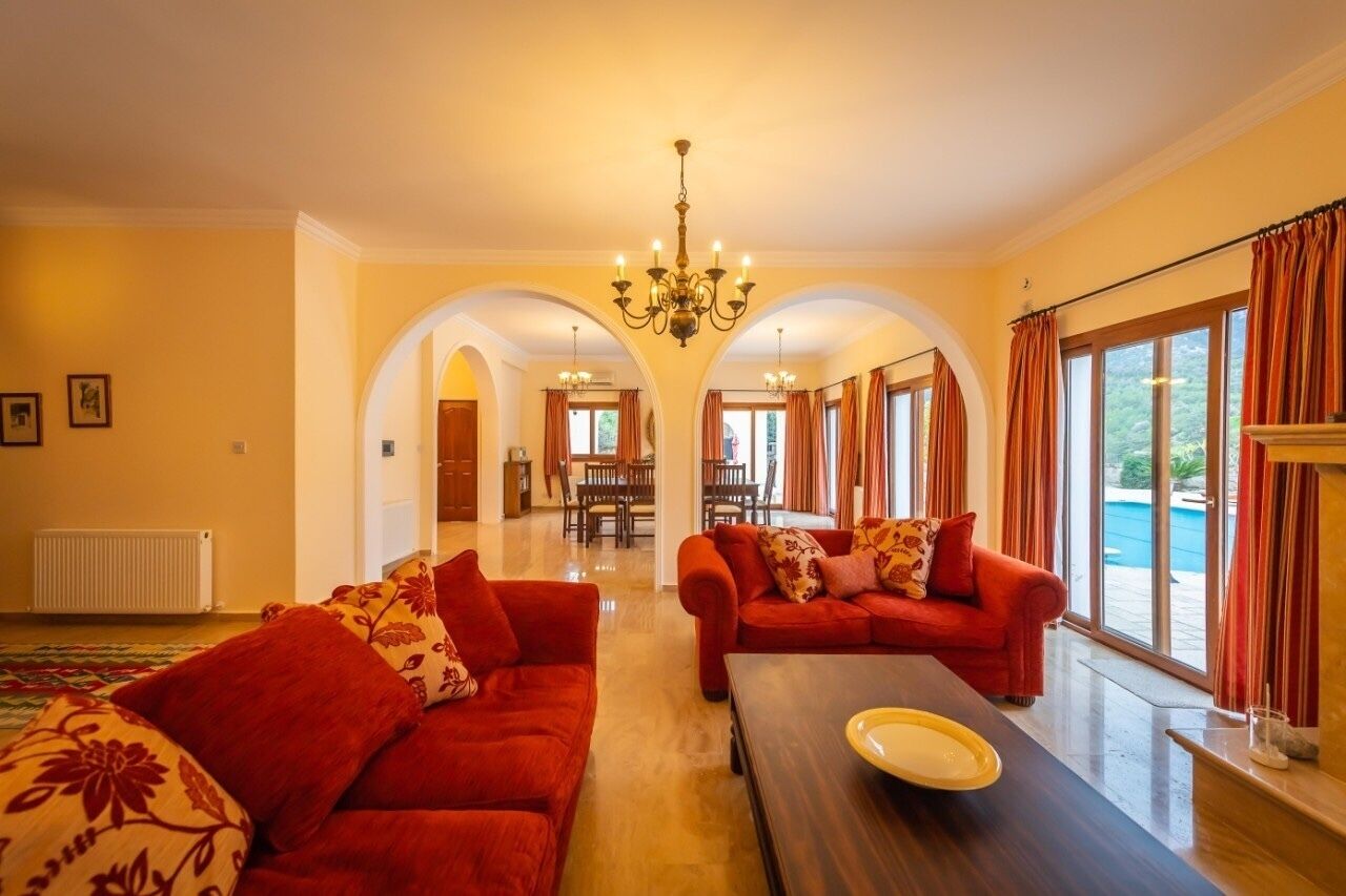 Luxury 4 Bedroom Villa Spectacular Views. Bellapais/catalkoy. Kyrenia - Cyprus