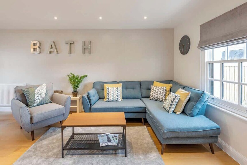 Nouveau: Fantastique Maison De 3 Chambres Avec Parking - Bath