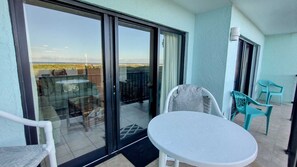 Apartamento em Condomínio Fechado, 2 quartos | Refeições ao ar livre