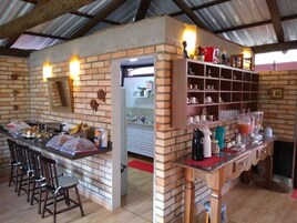 Pequeno-almoço tipo buffet diário incluído 