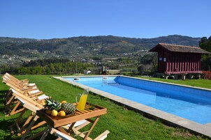 Piscina exterior sazonal 