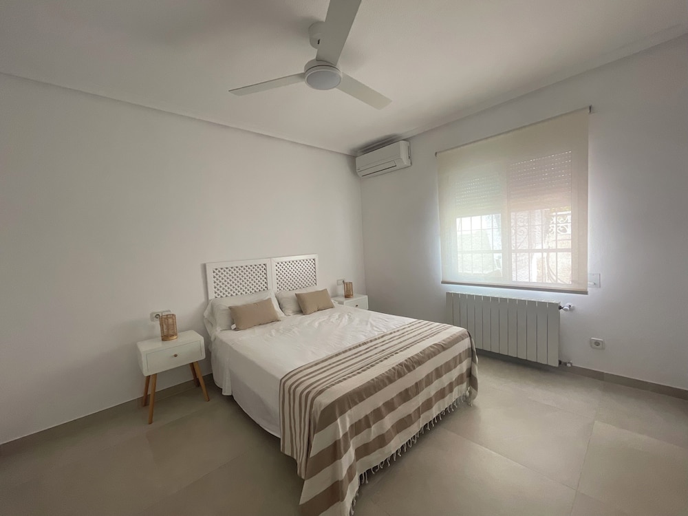 Chalet 180 M Con Piscina Privada A 200 Metros Del Mar Parcela De 1.100m - Busot
