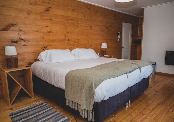 Hotel Puerto Madera - Pelluhue