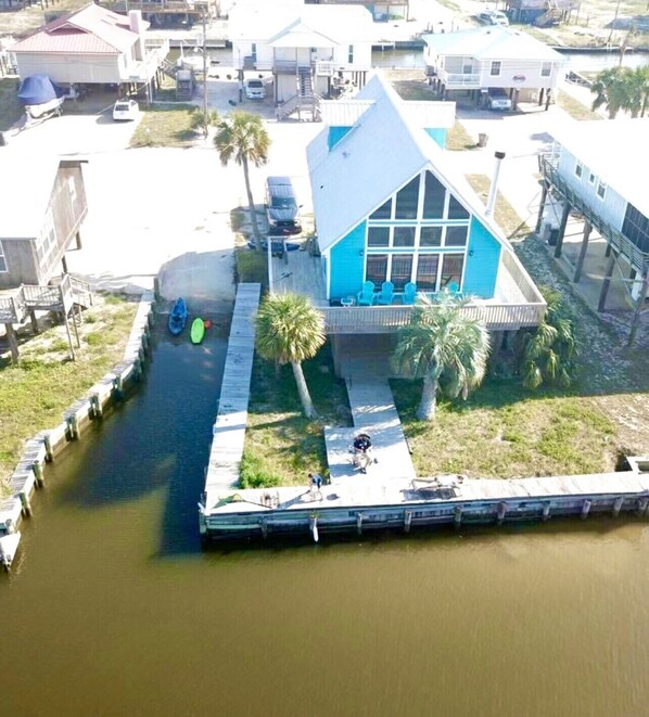 Private Boat Ramp - Free use of Kayaks - Crab - Fish, all at your front ...