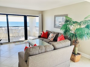 Beautiful Oceanfront Condo w/ Breathtaking Beach Views~20 Yrs. of 5 ...