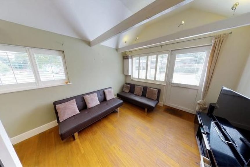 Idyllic English Pad In Quiet Hertfordshire Town - Hertfordshire