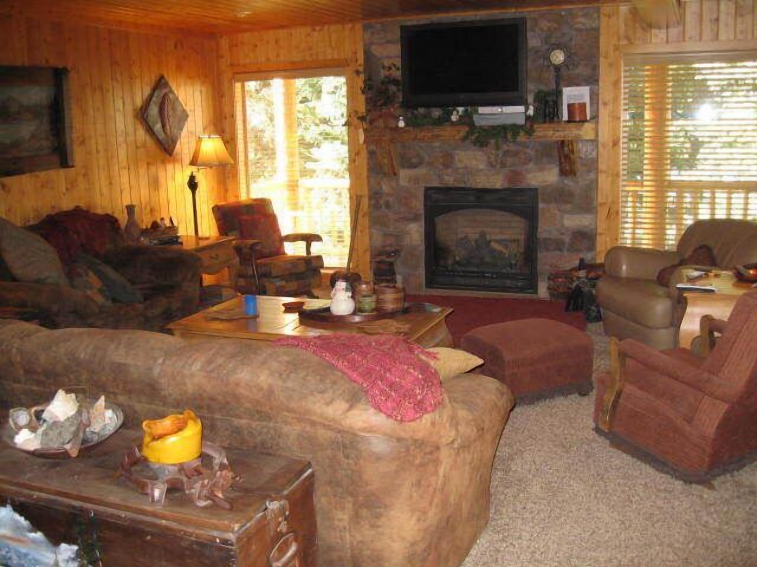 Lake-front Island Park Vacation Rental Sleeps Sixteen - Idaho (State)