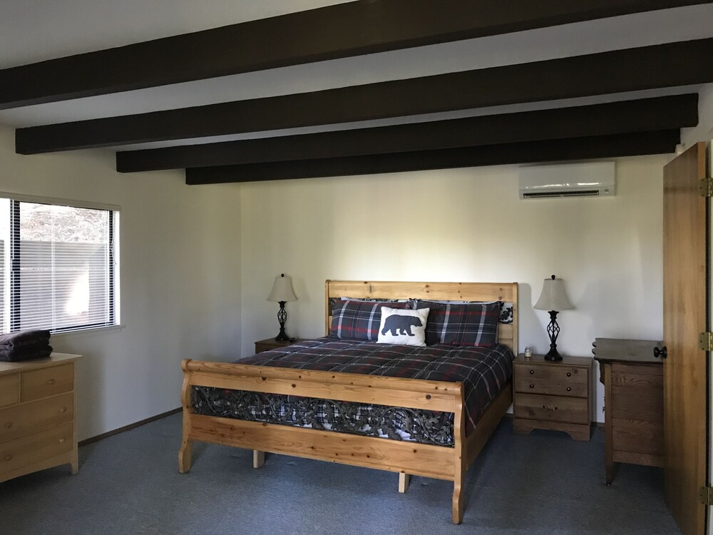 Cozy, Family-friendly Cabin In A Gated Lake Resort Near Yosemite! - Groveland, CA