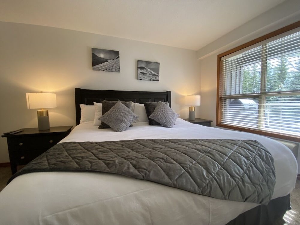 Verbazingwekkende Ski In Ski Out, Gerenoveerde 1 Bed (Max. 4) Eenheid - Whistler