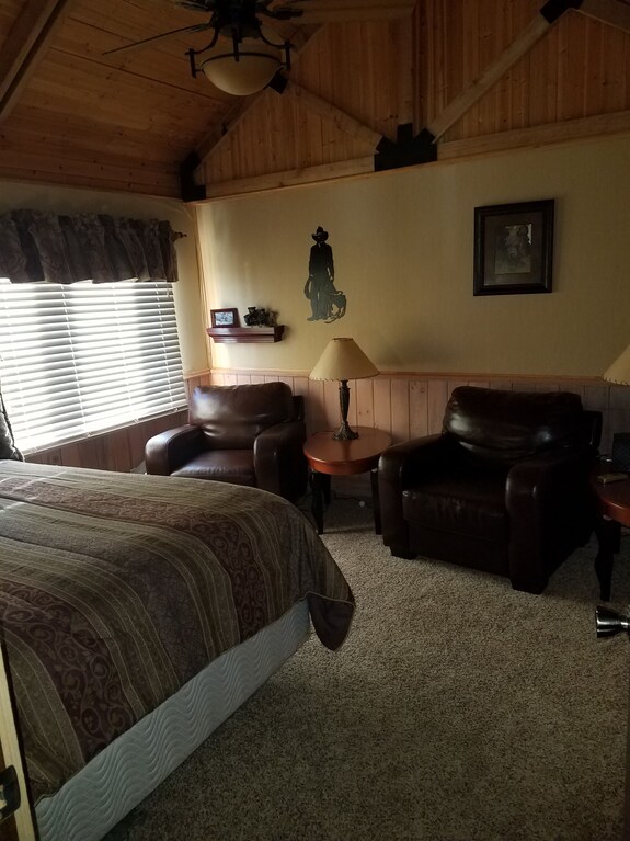 Large Cozy Modern Cabin - Wyoming