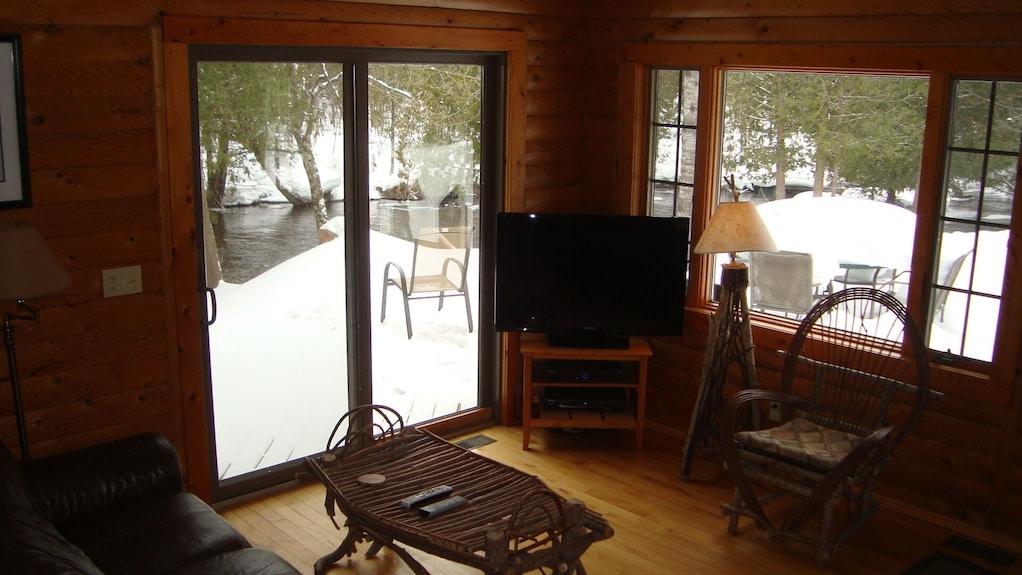 Relax Directly On The Crystal Clear Platte River! - Honor, MI