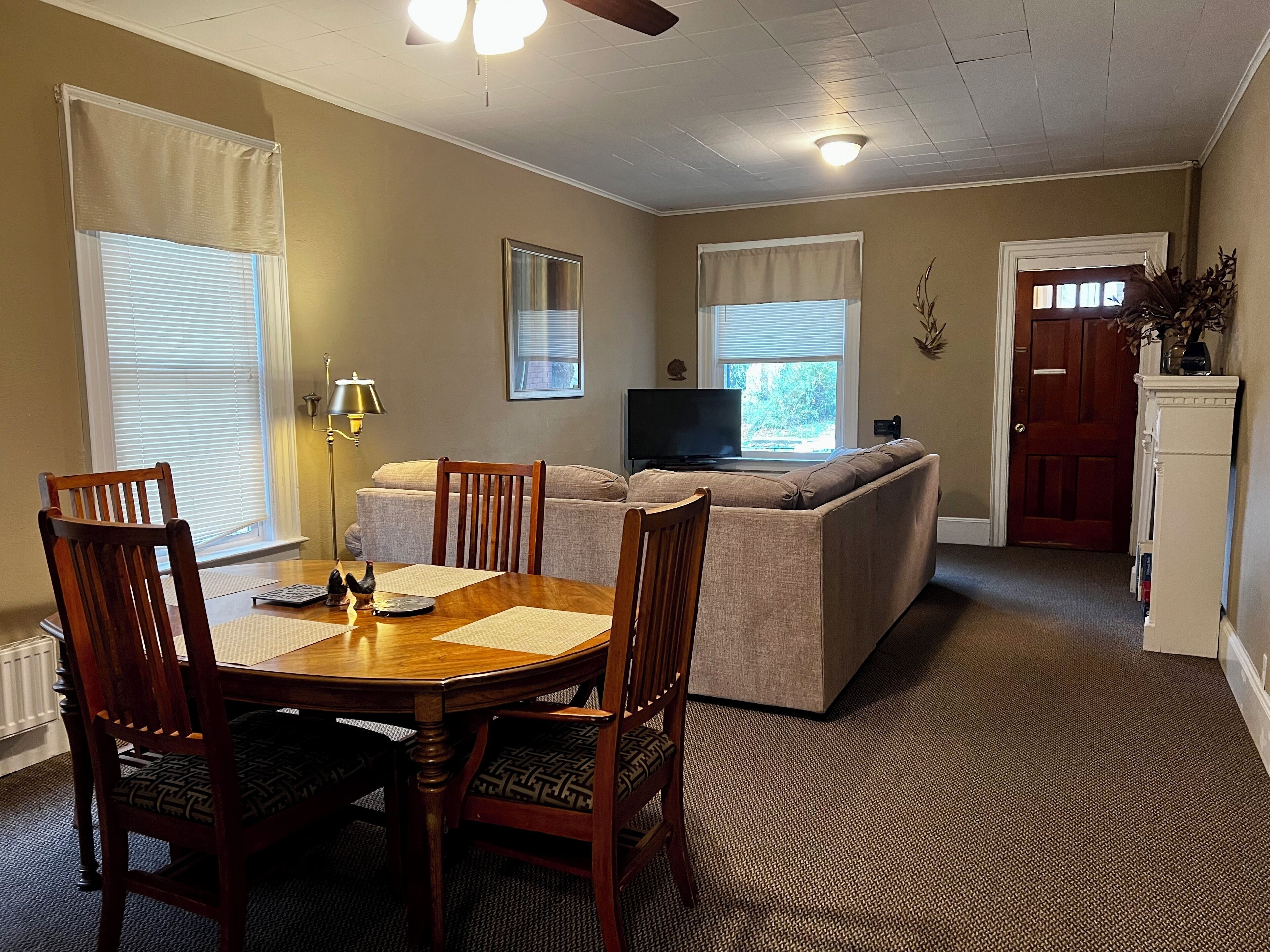 10 Minute Walk To Niagara Falls - Niagara Falls, NY