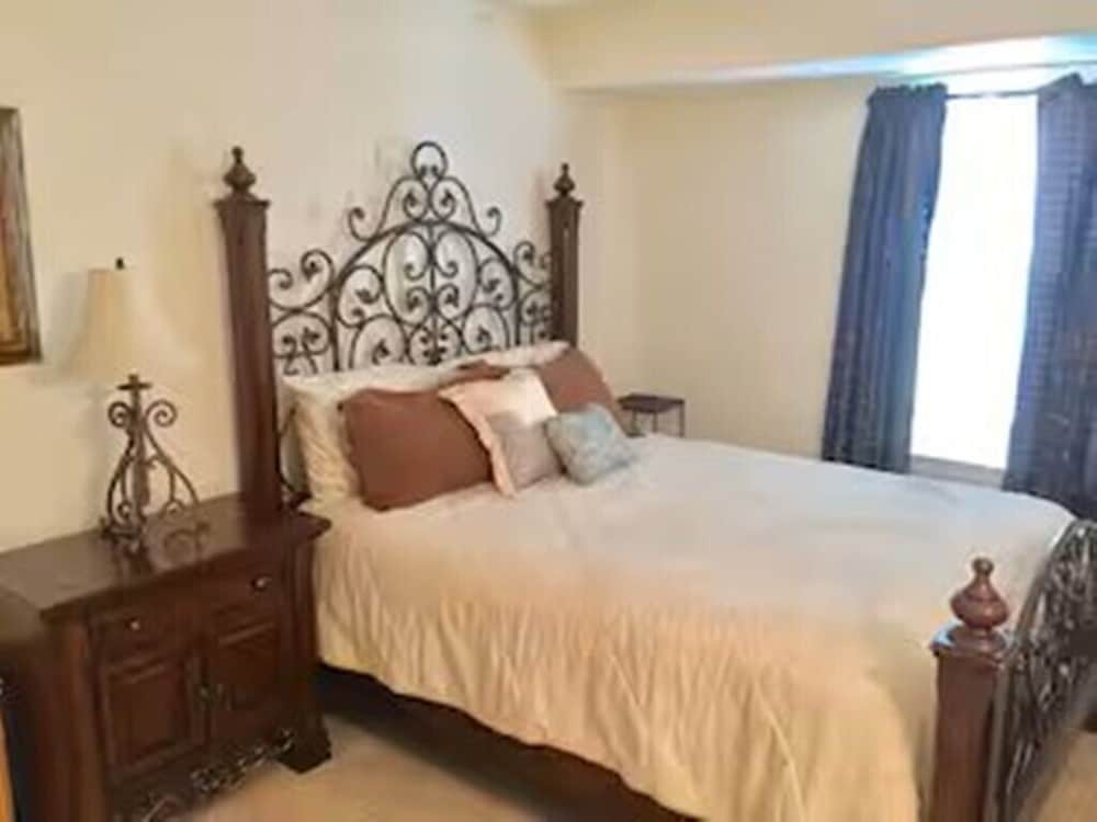 1 Bed 1 Bath Condo Ruhig Und Gepflegt - Riverview, FL