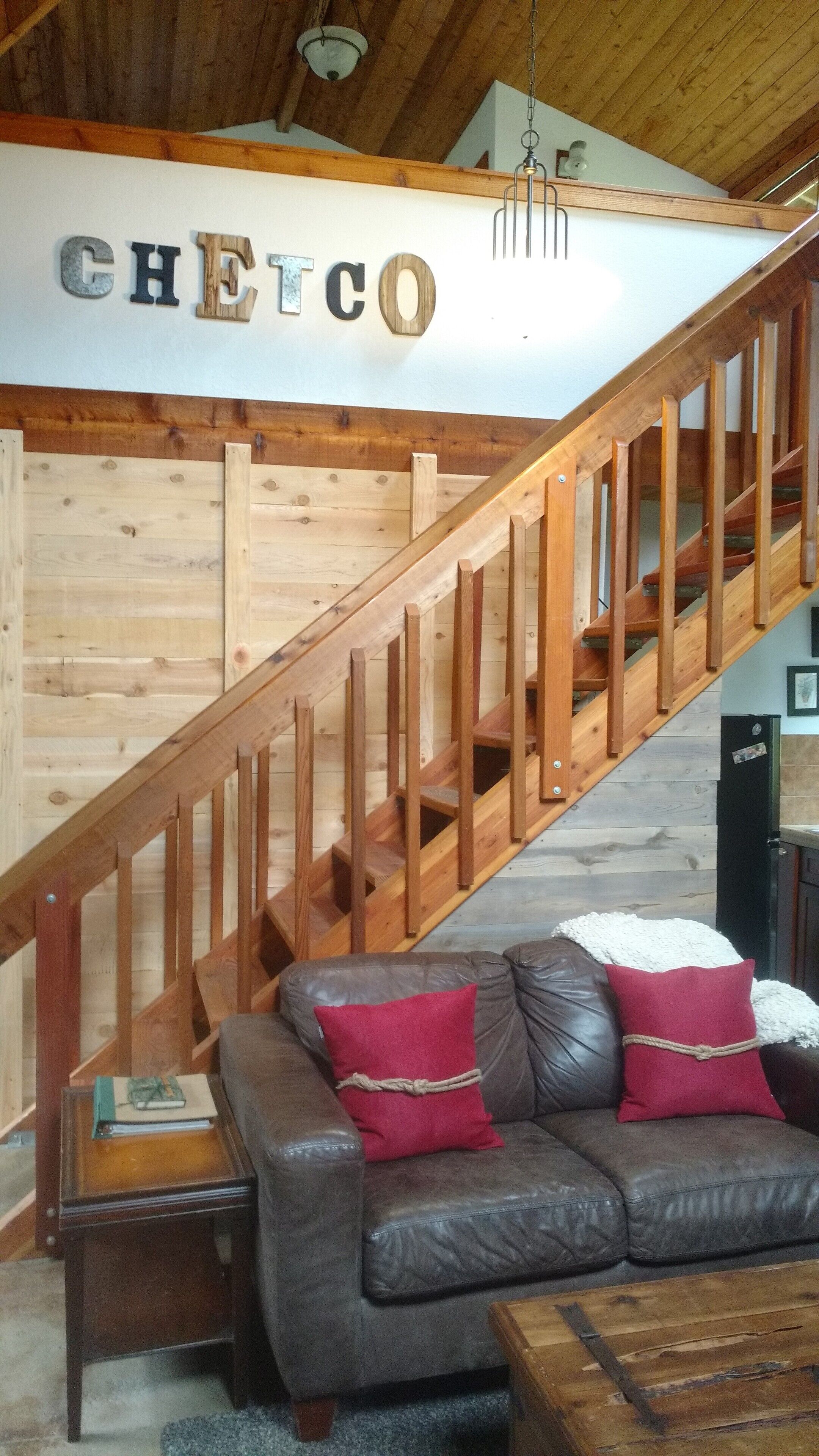 The Chetco River Inn Cottage-PRIVATE River Frontage, 36 acres-Relax ...