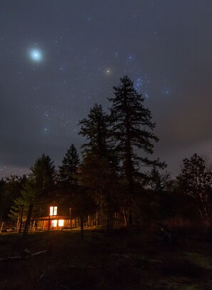 The Chetco River Inn Cottage-PRIVATE River Frontage, 36 acres-Relax ...