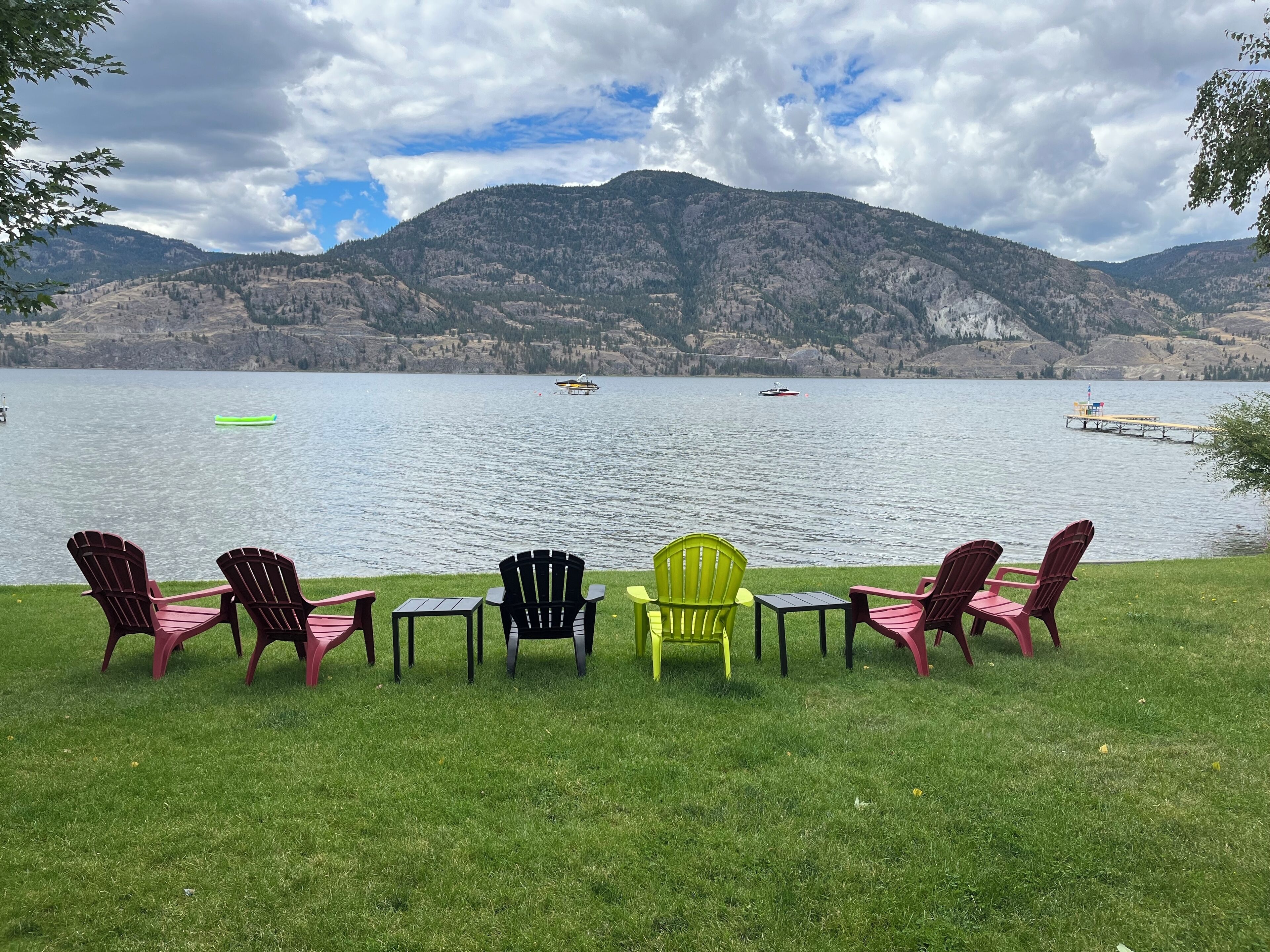 Beautiful Lakefront Property! 8 Bedrooms and Breath taking view ...