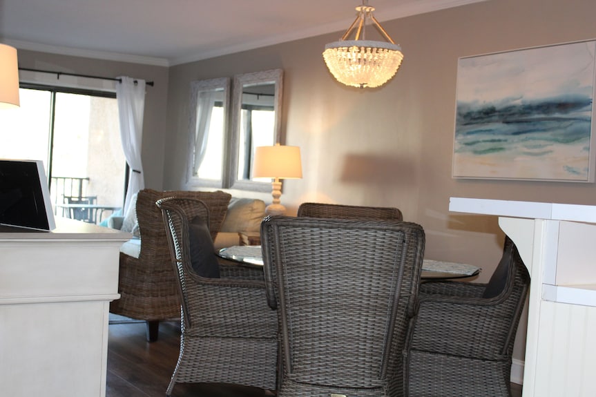 Pool View.spacious 2 Bedroom 2 Bath Condo/s.forest Beach/ Indoor/outdoor Pools - South Carolina