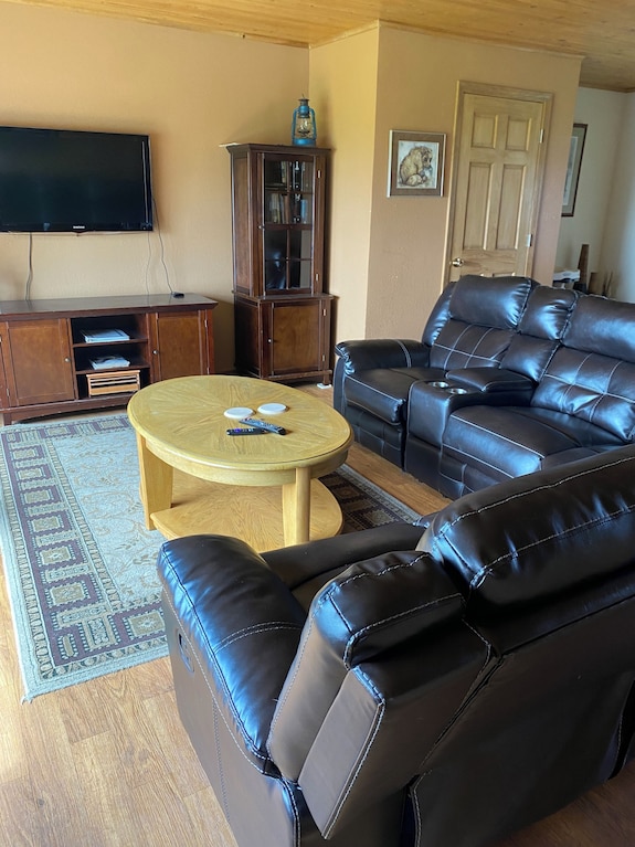 Old Town Kenai Bluff House, Breathtaking Views - Kenai, AK