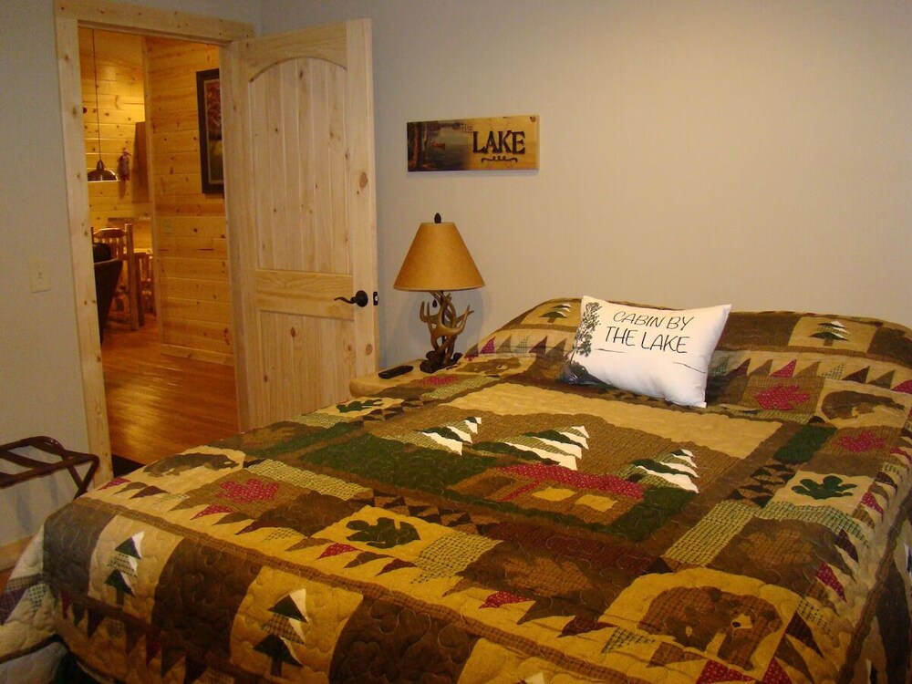 Lakefront Cabin At Lazy Lee's Resort On Table Rock Lake - Table Rock Lake