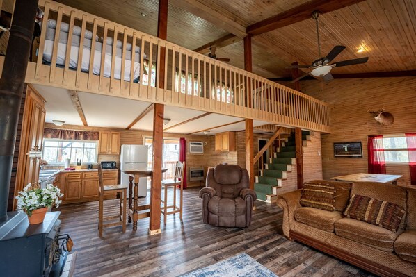 "Quiet & Spacious Cabin Next to Bennett Spring State Park & the Niangua ...