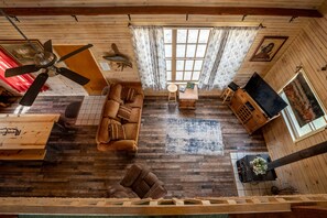 "Quiet & Spacious Cabin Next to Bennett Spring State Park & the Niangua ...